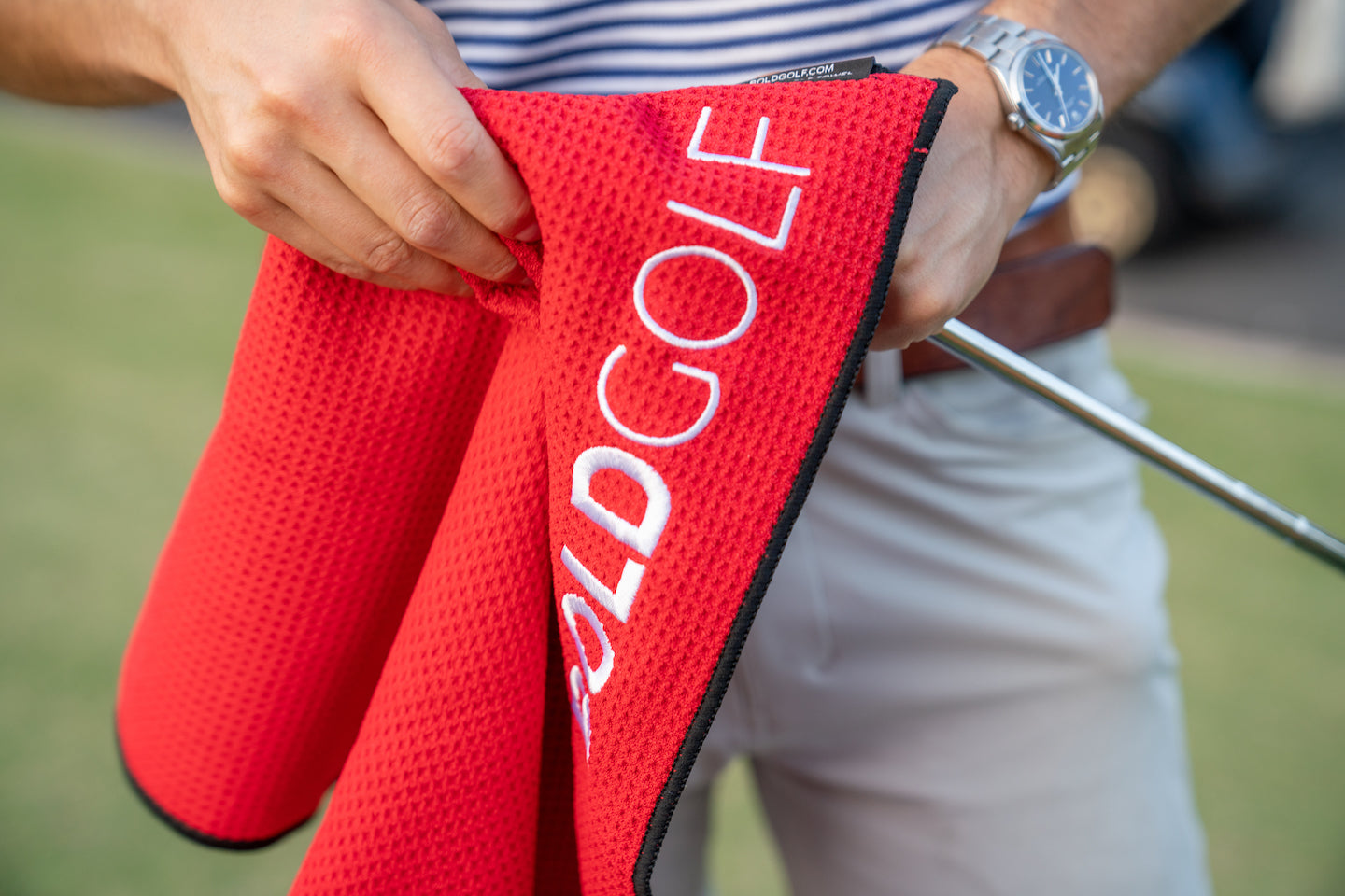 Magnetic Golf Towel Clip: Transform Your Game with Ease – Bold Golf