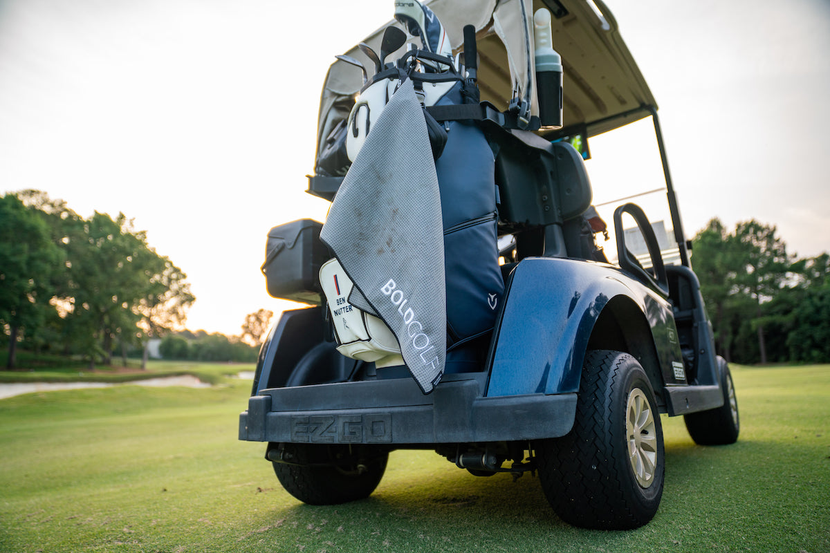 How to Use The Bold Golf Magnetic Golf Towel
