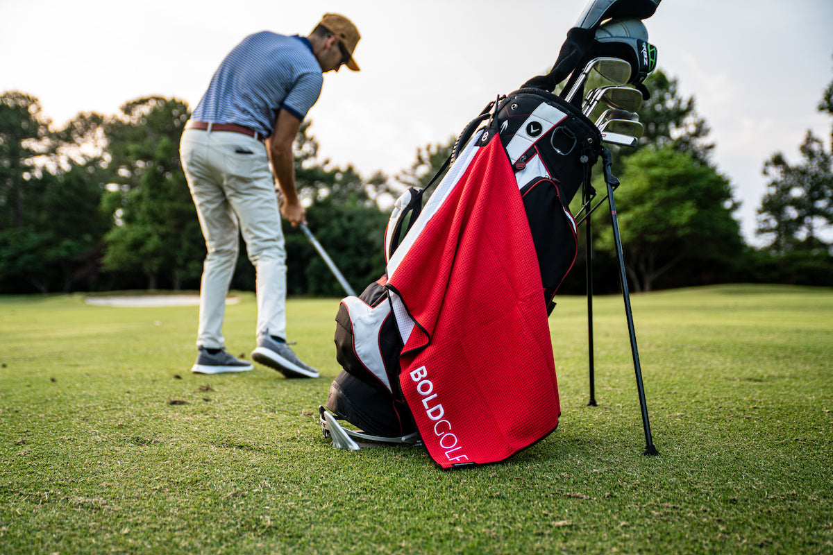 5 Tips to Choose the Perfect Magnetic Golf Towel – Bold Golf